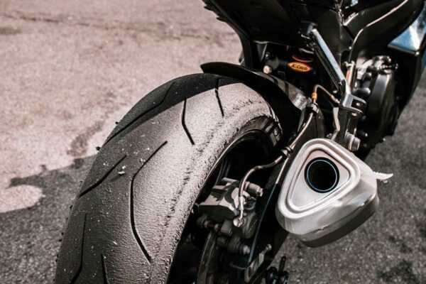 Dunlop Sportsmart TT - Road legal motorcycle track tyre