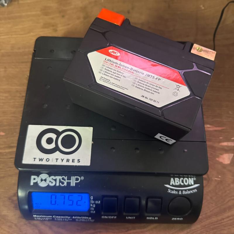 YTX9-BS Lithium Motorcycle Battery - UK stock. FREE DELIVERY.