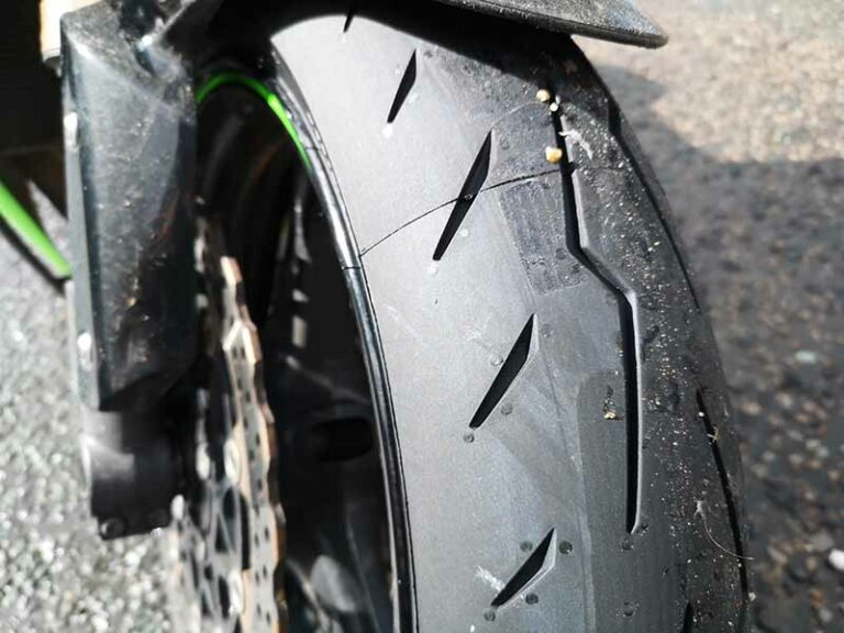 Pirelli Diablo Rosso 4 tyres - FAST UK DELIVERY