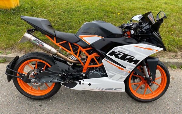 KTM RC390 Tyre Guide - Best Tyres for Road and Track