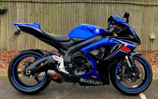 Suzuki GSX-R600 Tyre Guide - Best Tyres for Road and Track