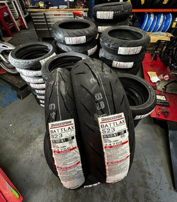 Bridgestone S23 - Motorcycle tyres » UK Stock